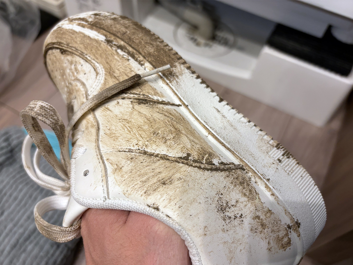 スニーカーが泥だらけ… 洗濯機で30分洗った結果がこちら！ – UPDATE[アップデート] by grape