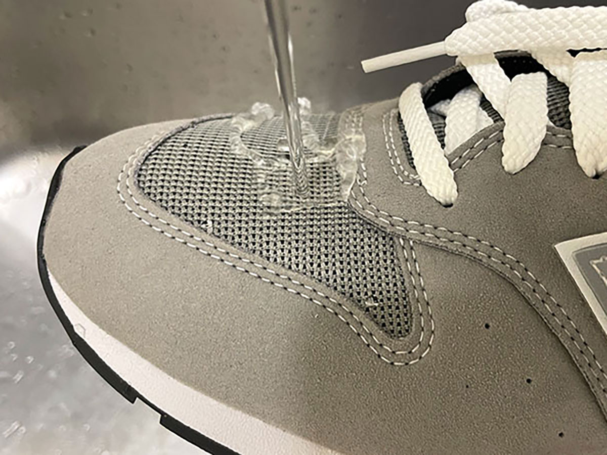 防水スニーカーや防水シューズは結局どれがいい？ 実際に履いて確かめたオススメ7選 – UPDATE[アップデート] by grape